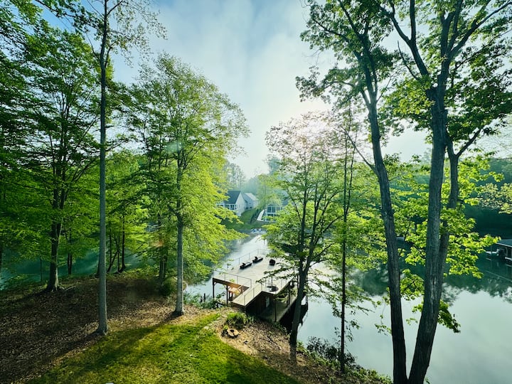 New 20 Good Summers - Lake Anna Luxury Waterfront - Lake Anna, VA