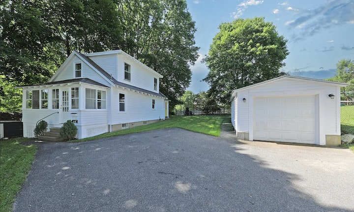 Cozy Cottage In The Berkshires - Pittsfield, MA