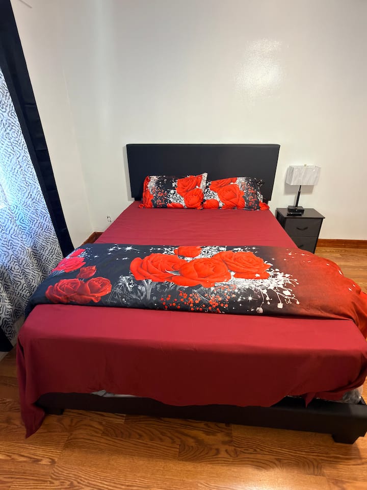 D-close To Laguardia & Jfk And Near Markets - New York City