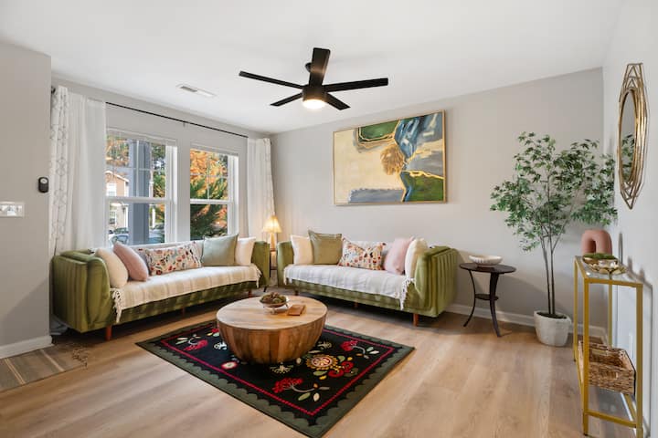 Newly Renovated Home & Private Backyard In Raleigh - Raleigh, NC