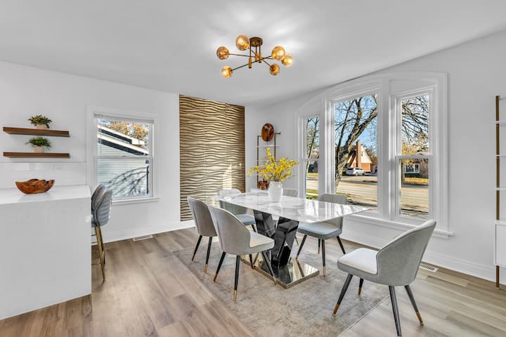 Prime Location Sfh - Walk To Shops & Dining - Downers Grove, IL