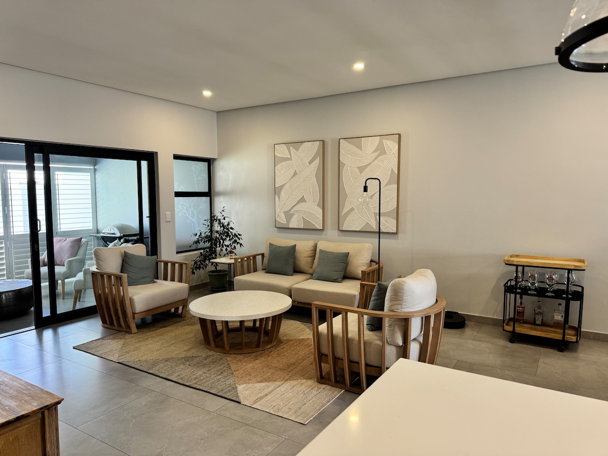One Modern Private Room in New Blouberg House - Houses for Rent in Cape ...