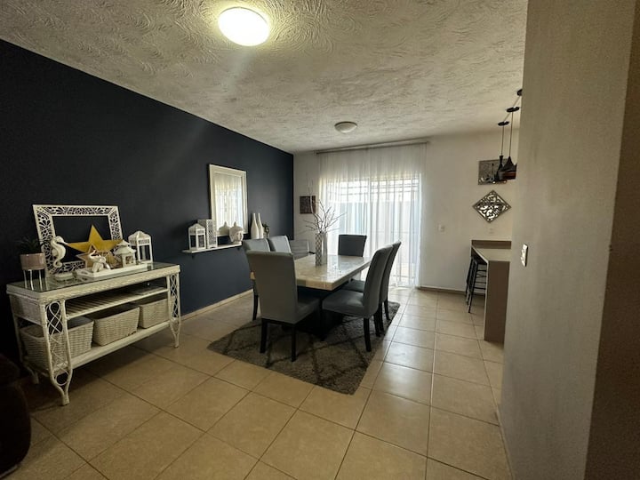 Casa Farah

Feria, Poliforum Y Estadio. - León