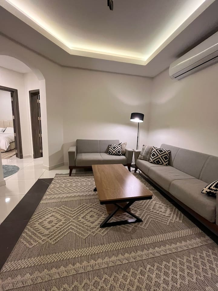 شقـة بموقع هادي وقريب من الشارع التجاري، دخول ذاتي - Dammam