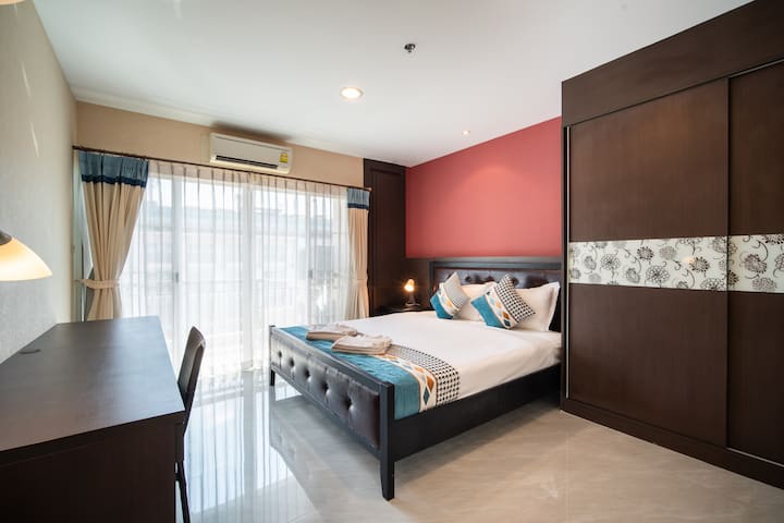 芭东中心Phuket Villa精装一卧室公寓 近班赞江西冷Bangla芭东海滩 - Patong Beach