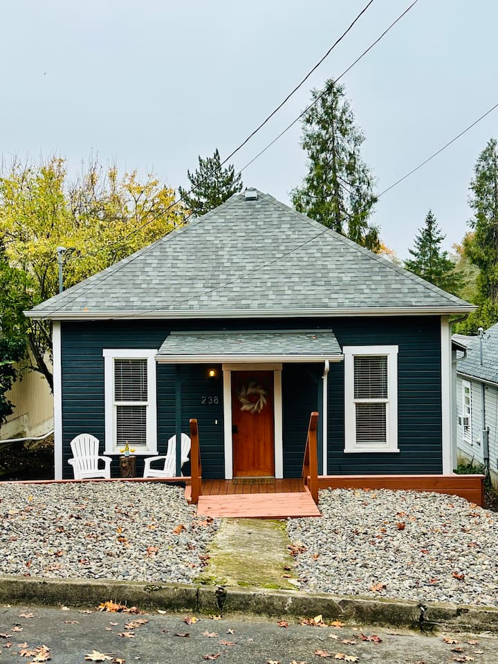 The Mill Cottage - Roseburg, OR