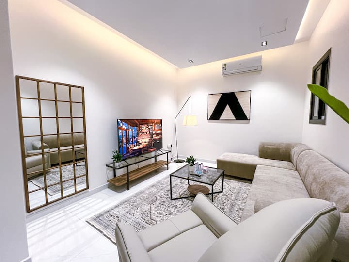 Modern 1 Alaqirwan / Malhum - Riyadh