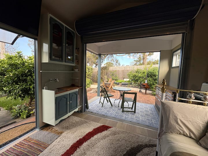 Private Garden Studio With Outdoor Shower - Frankston