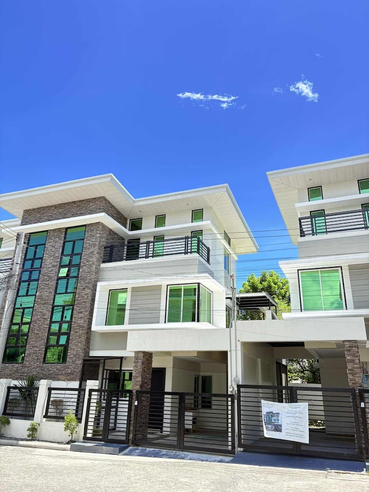 Malibu Residence Near Smx Lanang And Davao Airport - Davao City