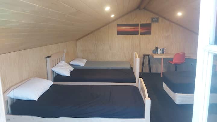 Russell Outback Tramper Accommodation - Paihia