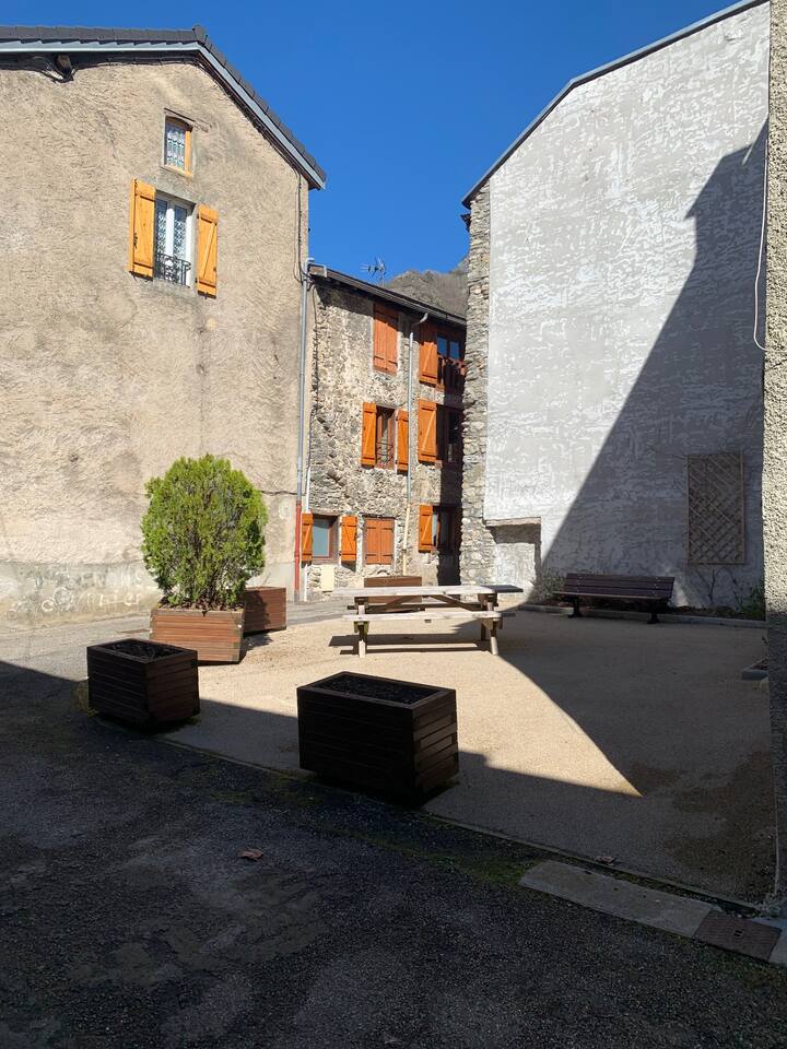 Maison De Village à Vicdessos - Étang d'Izourt