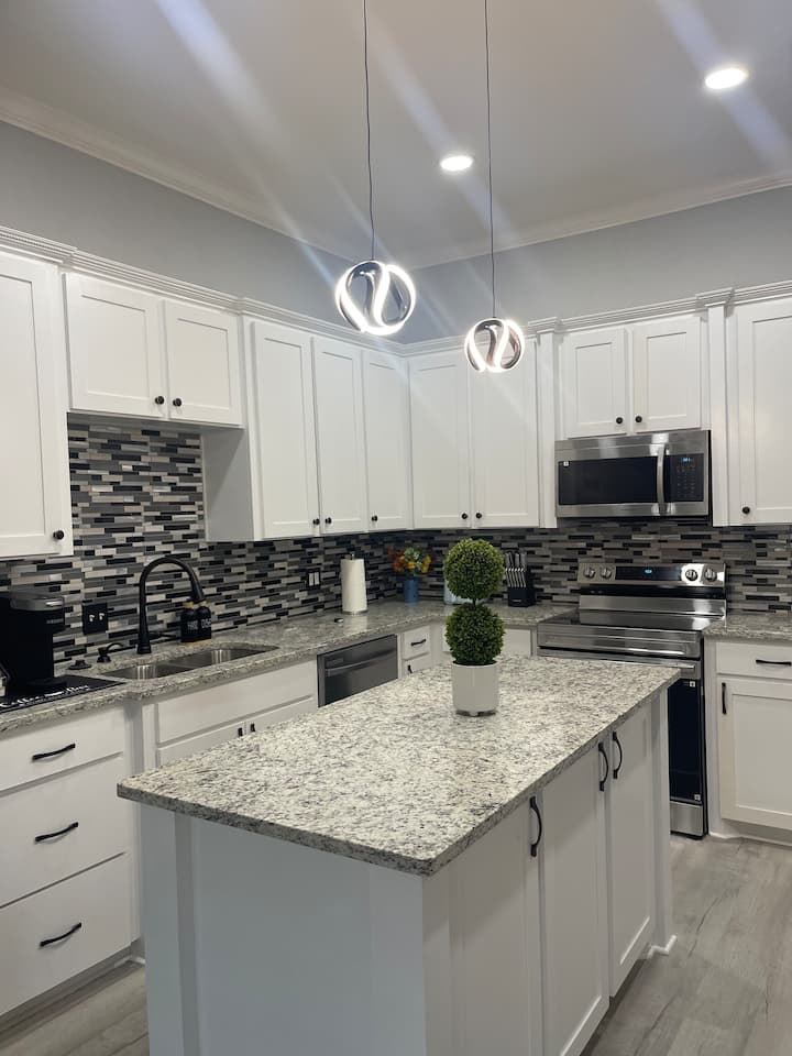 Brand New Cozy Townhouse - Shreveport, LA