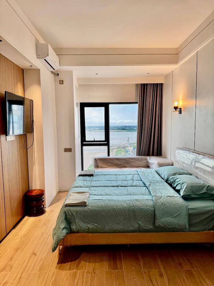 Luxury Studio • River & City View - Cambodia