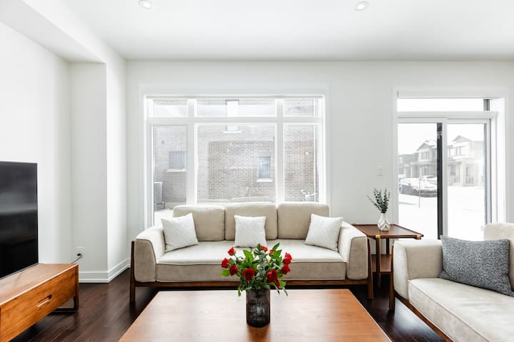 [The Willow Gate]4br Lux Modern Serenity Town Home - Oakville