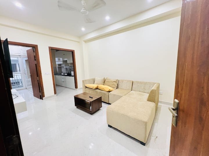 Elegant 2bhk Flat Near Sector 42-43 Metro Station - Gurugram