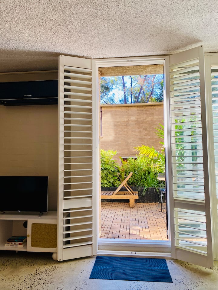 City Edge Retreat
4 Guests - 2 Bedrooms - 2 Baths - St Kilda