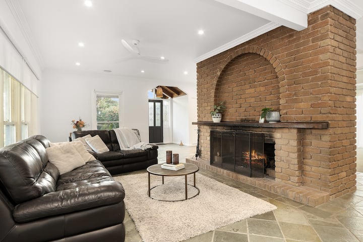 Coastal Native Family Getaway - Mornington