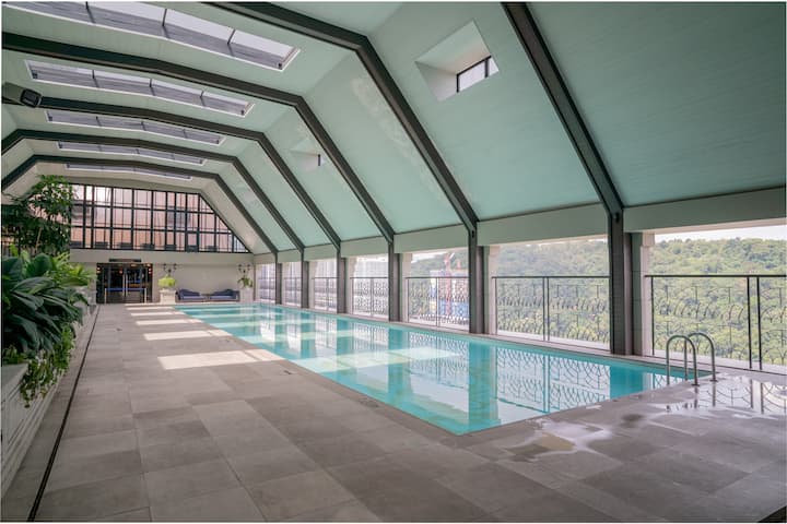 Paxtonz 2br Prestige Condo Ideal For 4 With Pool - Kota Damansara