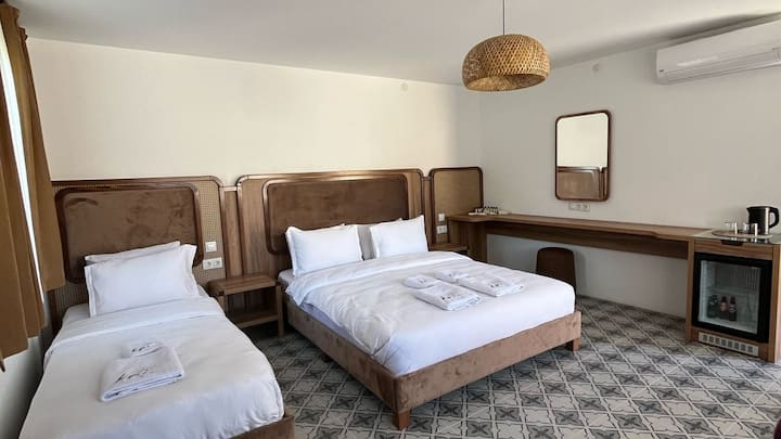 Avlulu Üç Kişilik Oda | Kai Urla İZmir - Urla