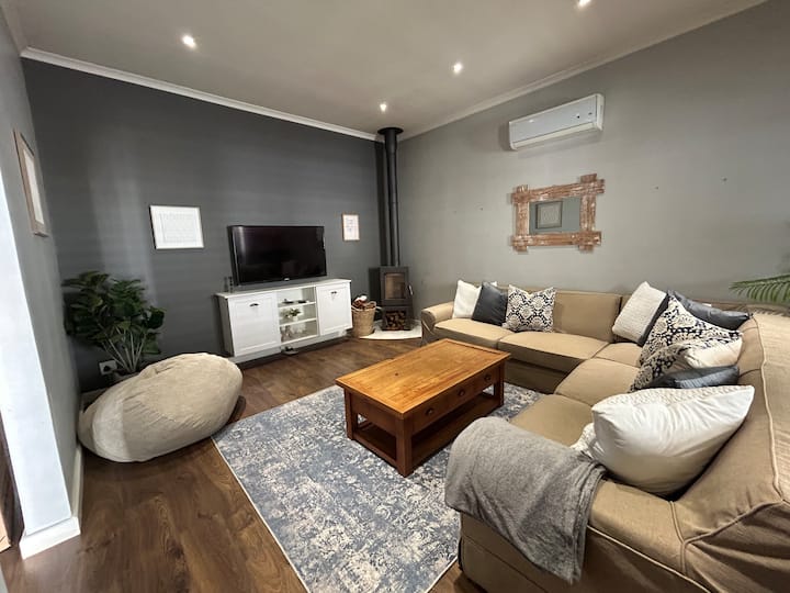 A Home Away From Home Near The Beach - Somerset West