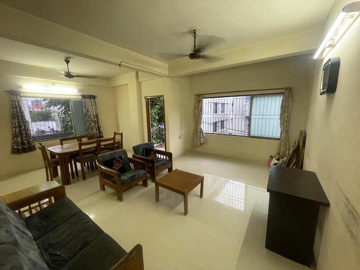 2 Bedroom Flat, Walking Distance Railway Station. - Vadodara