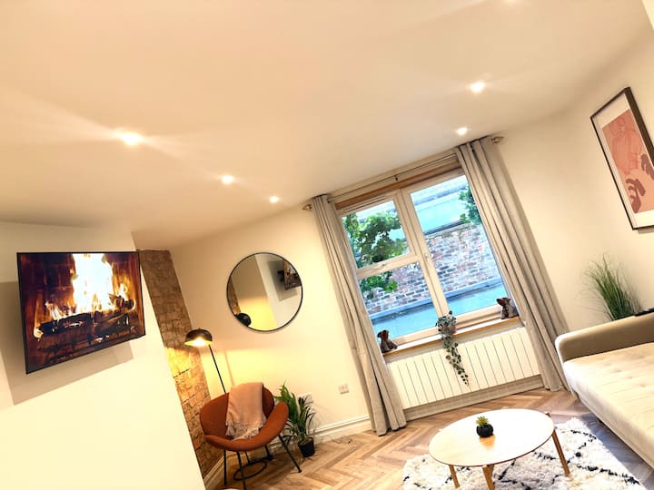 Nq Urban Hideaway — Bright, Clean & Inviting - Manchester