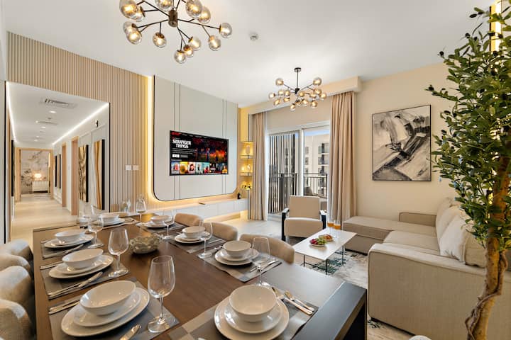 Desert Key Calm Oasis: Yas Mall & Ferrari World - Abu Dhabi