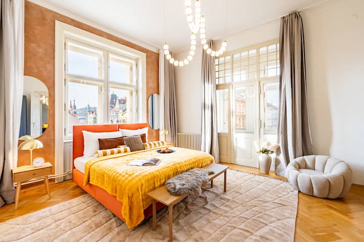 4bdr Apt. W/ Workspace & 250mbs Wifi • New Town - 布拉格