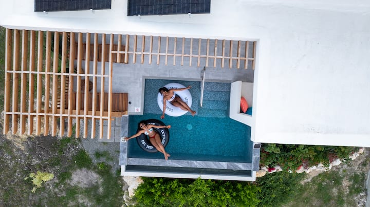 Unique Cottage With Runway Views In Coolidge - Antigua and Barbuda