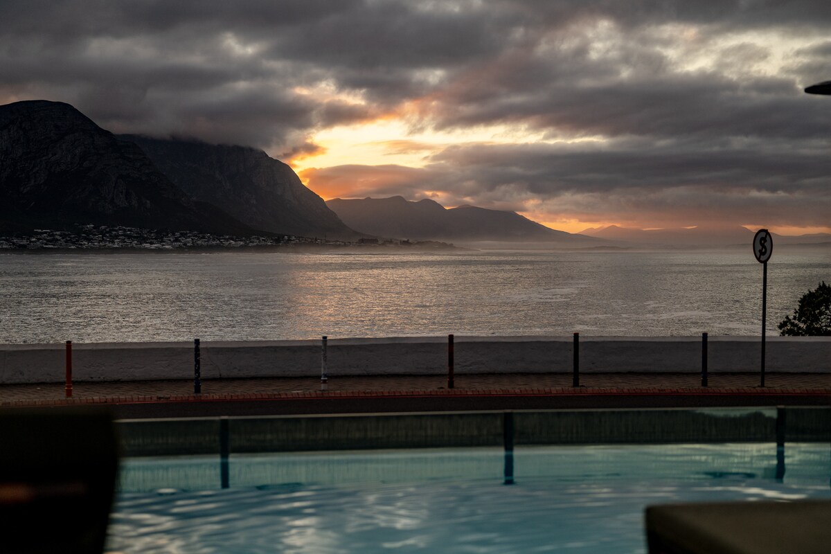 Romantic Room 5 - Hotels for Rent in Overstrand Local Municipality ...