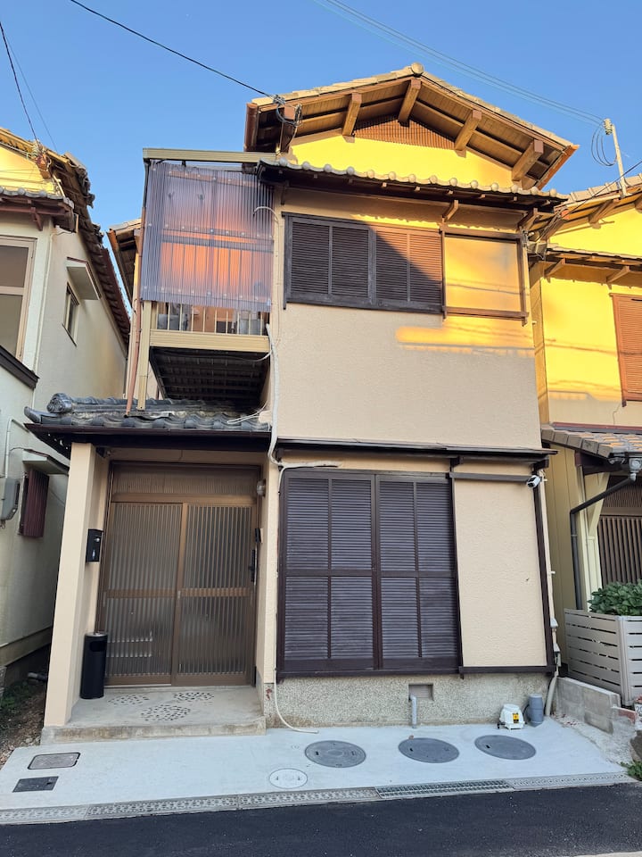 Entire Home Near Kix, 4 Rooms, 3-min To Station - Kansai Airport (KIX)