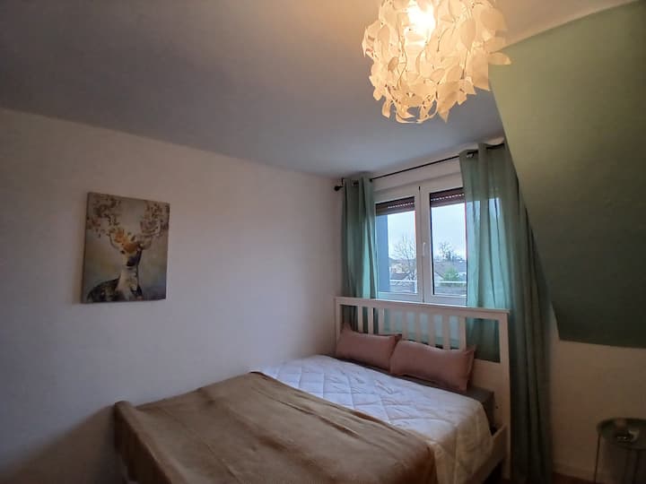 Großzügige Frisch Sanierte 3 Zimmer Wohnung - Troisdorf