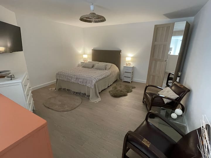 Logement Neuf Dans Une Maison Individuelle - ibis budget Niort - La Crèche