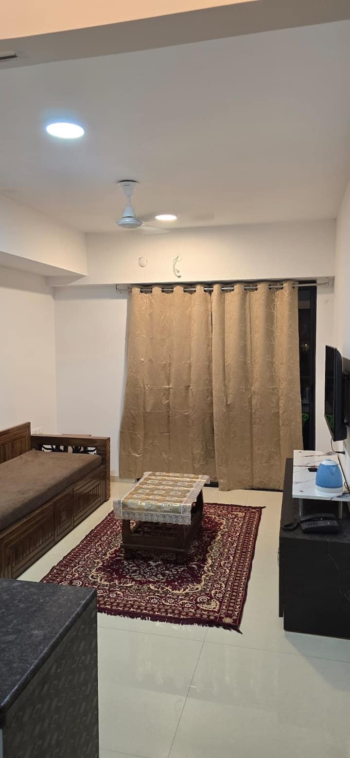 ​Luxury 2bhk | Antarli | Fast Internet - Ulhasnagar