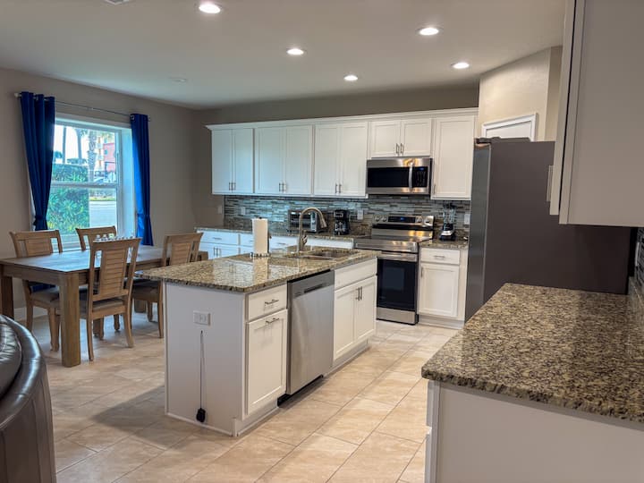 Costal Escape Beach Access-less Than 5 Minutes. - Port Orange, FL