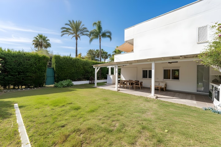 Exclusivo Bajo Con Gran Jardín En Puerto Banús - Marbella