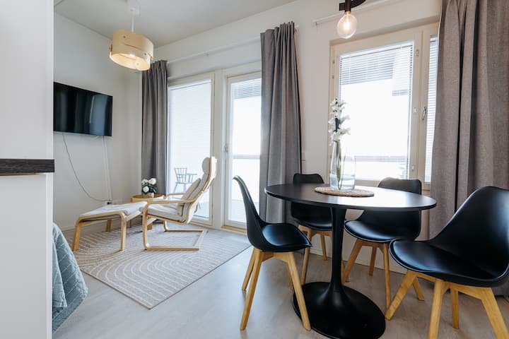 3 Min Rautatieasemalle | Sauna | Wifi | Parveke - Seinäjoki