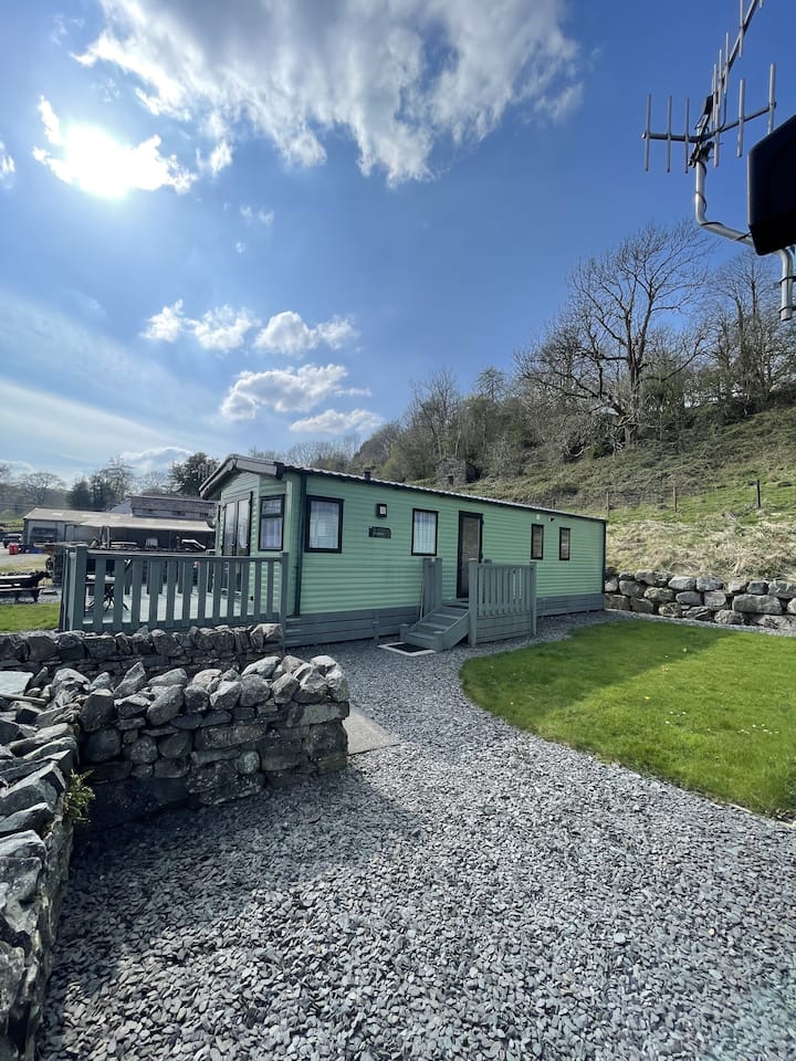 Spoon Hall Coniston (Oak) Sleeps 4 - Lake Views - Coniston