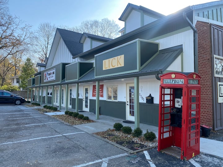 Monon Lofts Luxury Garden Suite - Crows Nest, IN