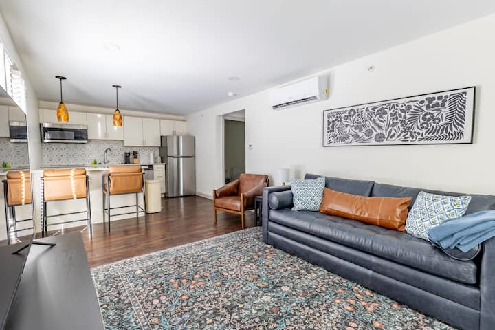 Monon Lofts Luxury Garden Suite - Indianapolis, IN