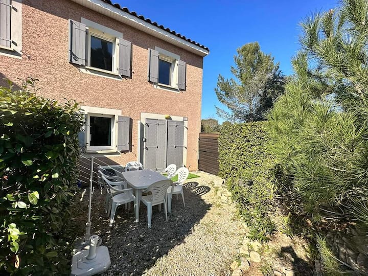 Petite Maison Agréable Et Calme - Calvisson