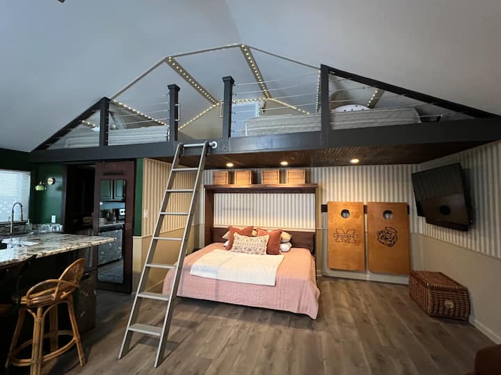 The Guest House At Whitmore Lake - Whitmore Lake, MI