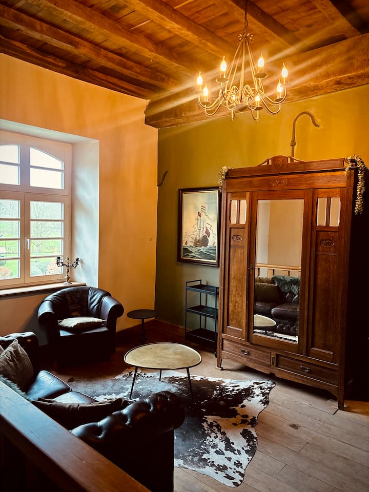 Junior Suite Met Bad In Magisch Kasteel! - Borgloon