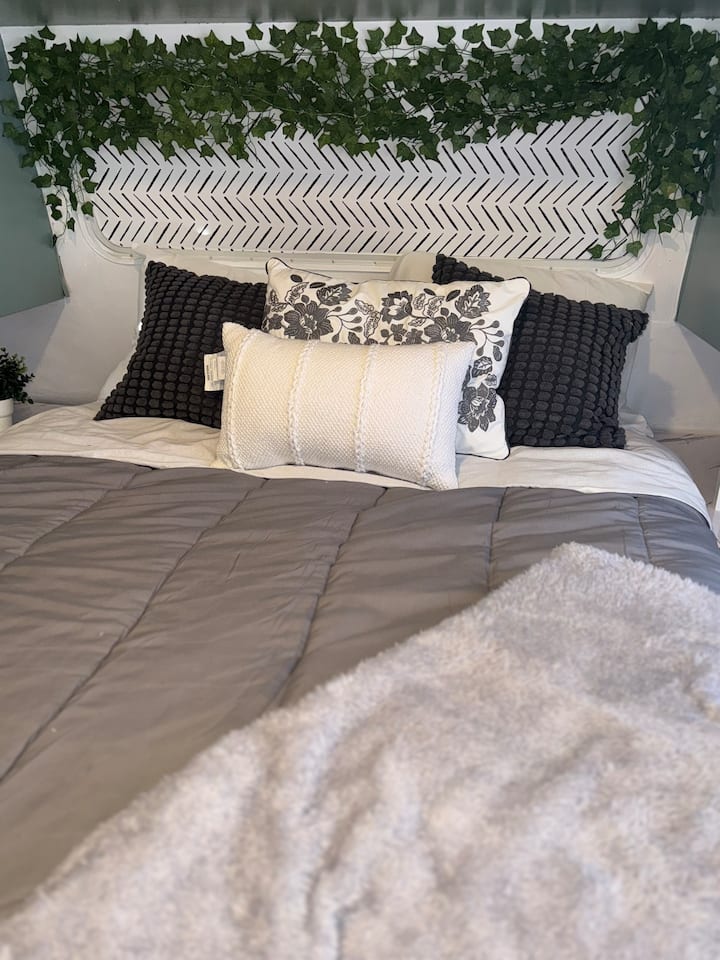 Cozy Camper Retreat - Orlando, FL