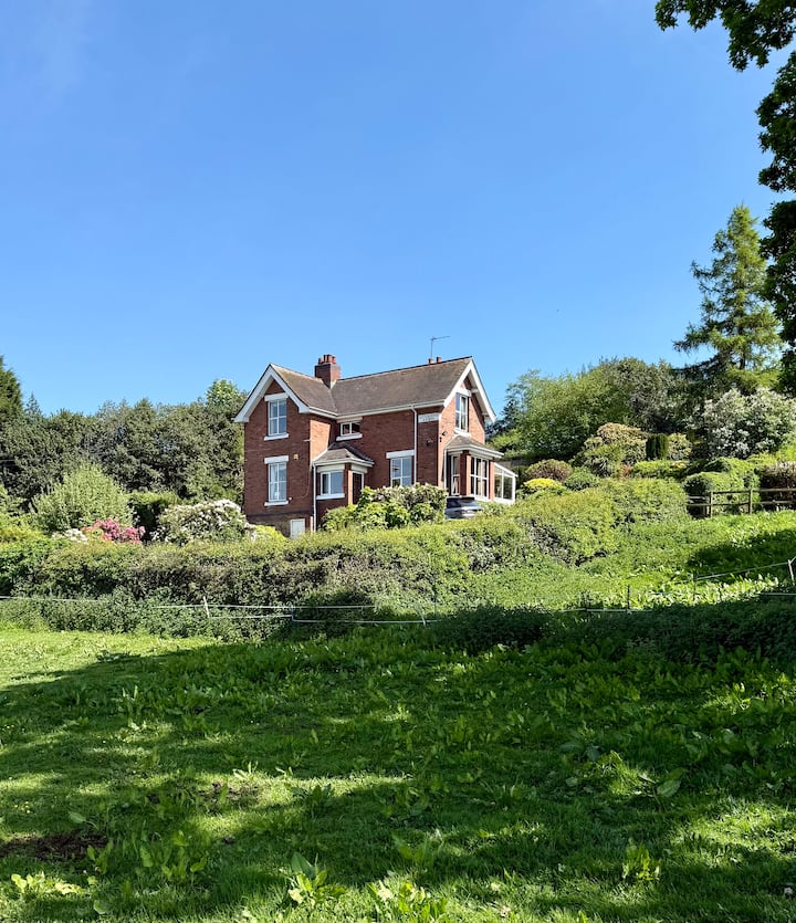 Sleeps 8/country Break/alton Towers/peak District - Cheshire