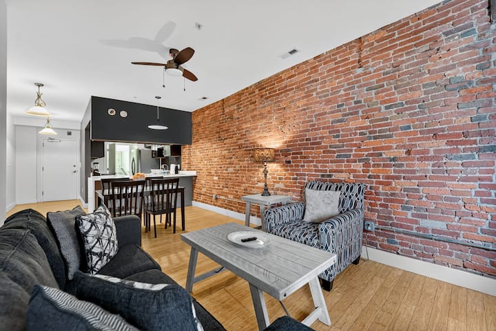 Cozy 1 Bedroom Conv Center Free Indoor Parking - Baltimore, MD