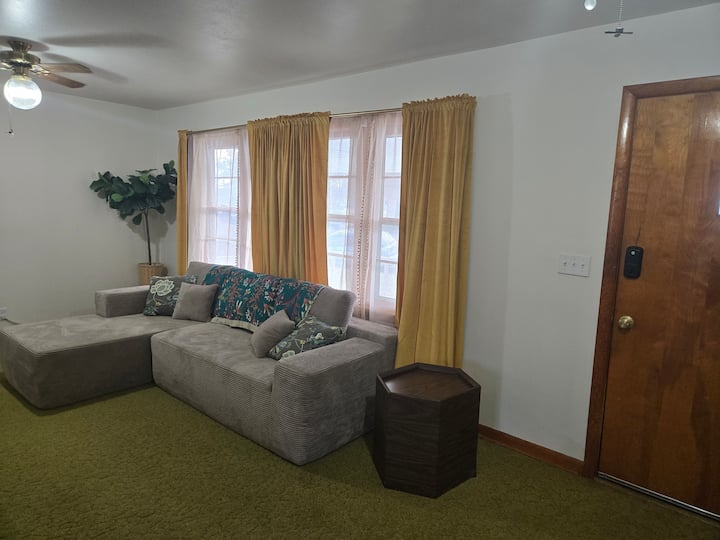 Retro Den - Kansas (State)