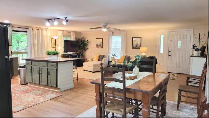 The Great Escape, Black Mountain - Black Mountain, NC