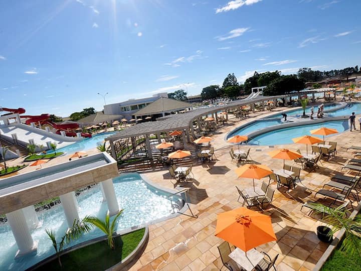 Lacqua Di Roma: 12 Piscinas + Suíte C/ Ar - Ap 200 - Brazil