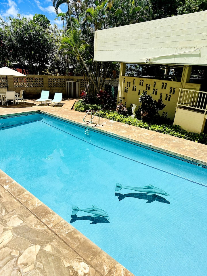 Sunrise Lounge In Hawaii- Oceanfront Apartment - O‘ahu, HI